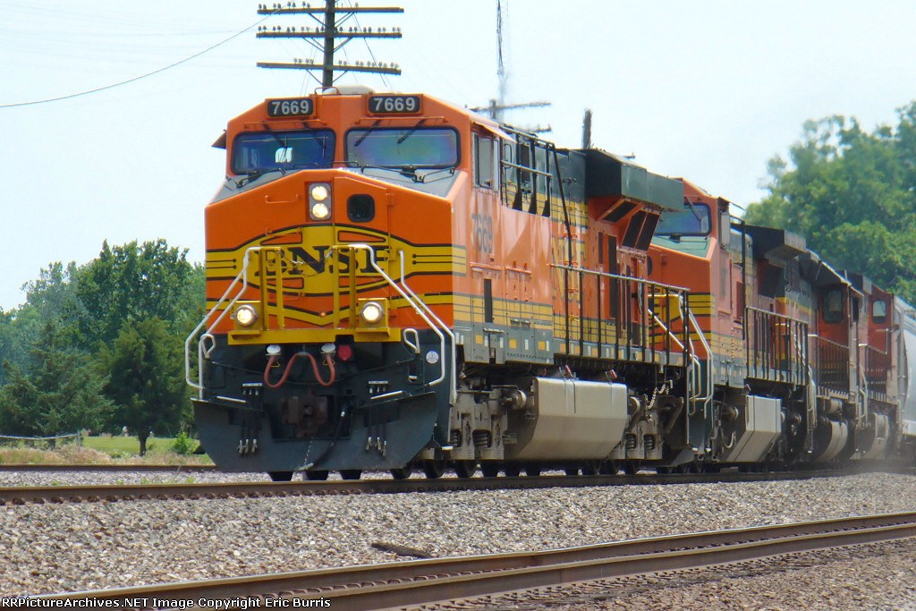 BNSF 7669 north